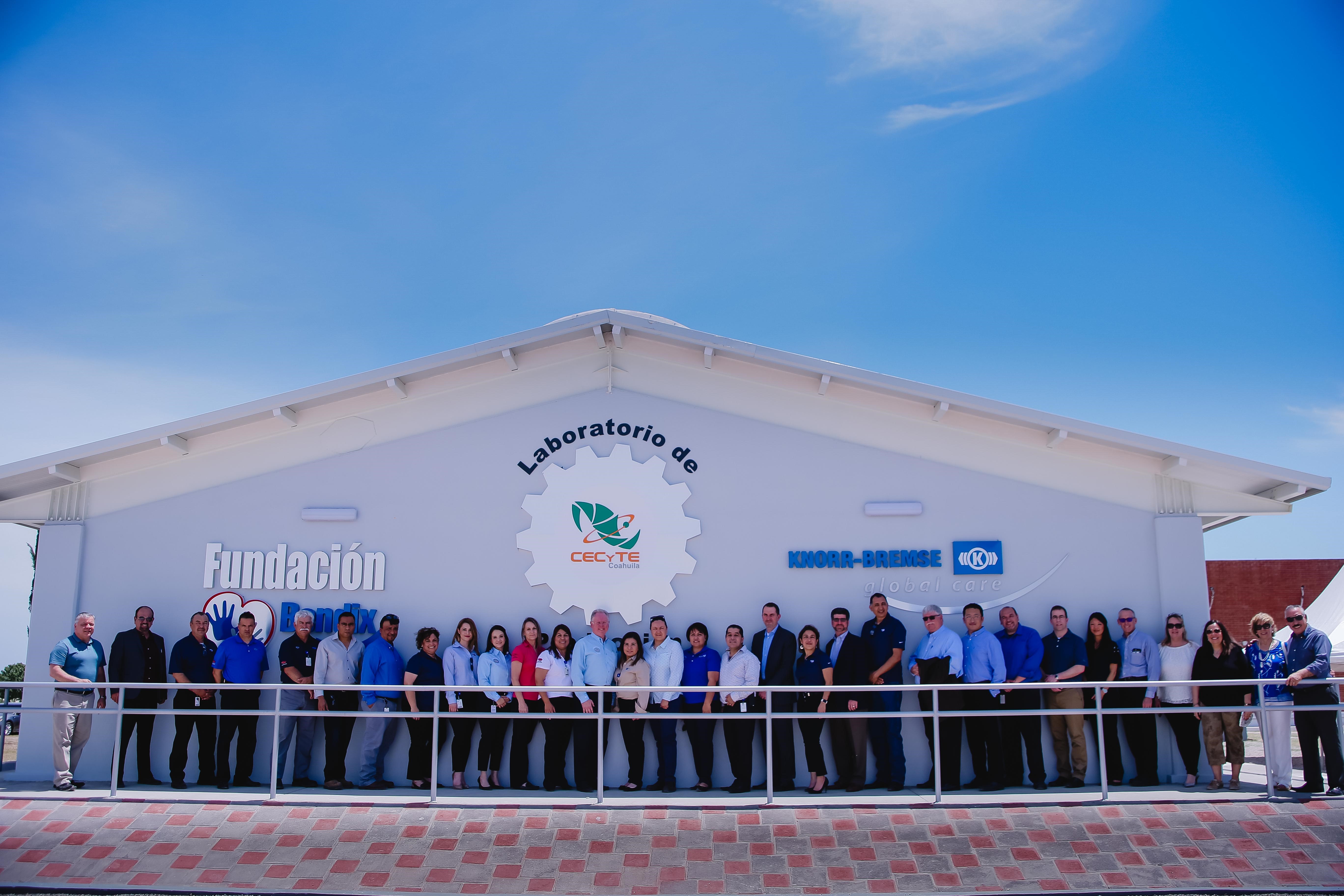 Tiene CECyTEC Acuña laboratorio industrial de primer mundo